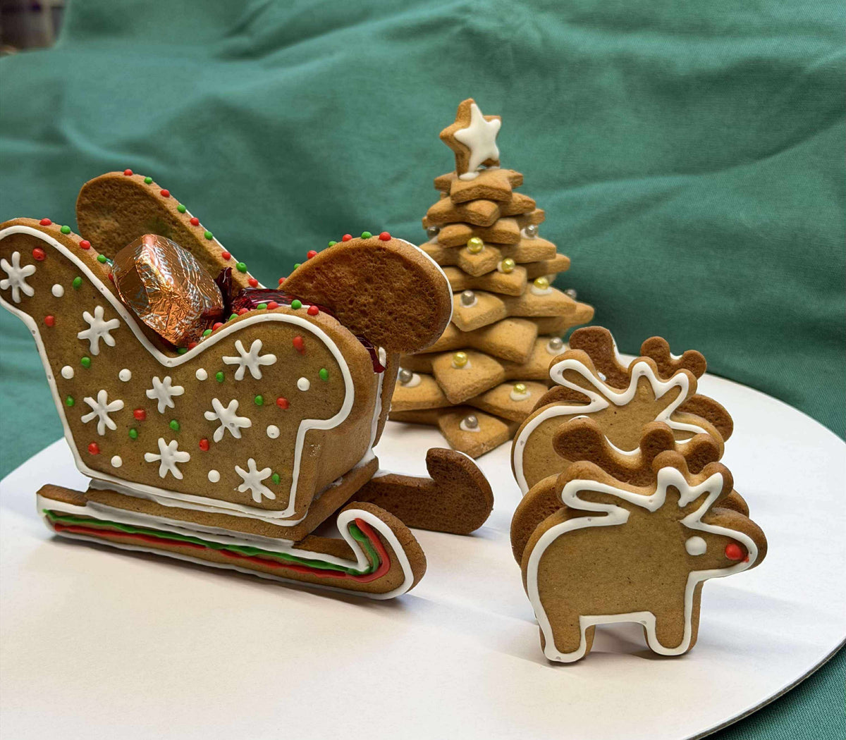 Christmas Holidays Workshop | Gingerbread Sleigh & Scene 7+ – Pom ...