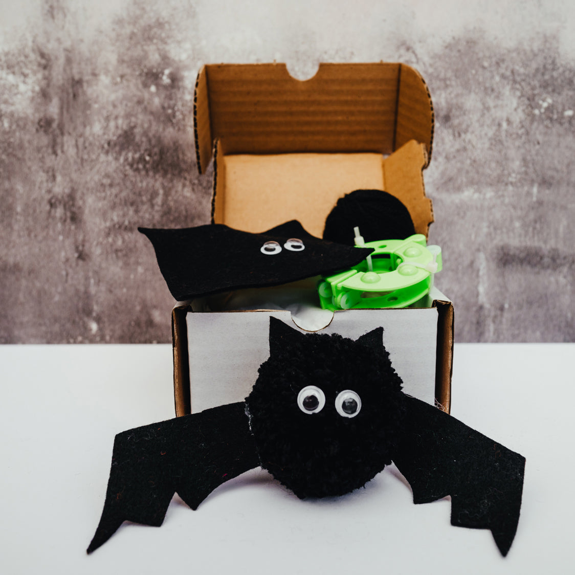 Pom Pom Bat Craft Kit | Halloween DIY Craft – Pom Stitch Tassel